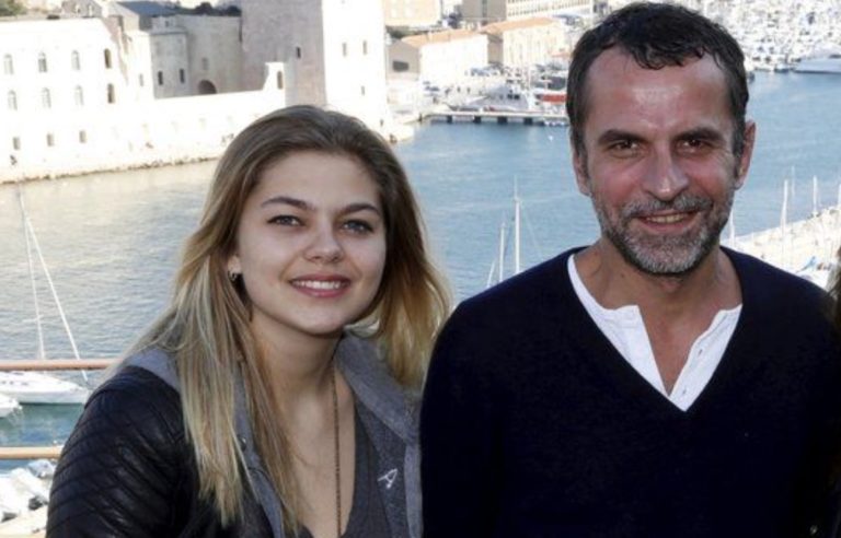 Louane se confie sur ses parents